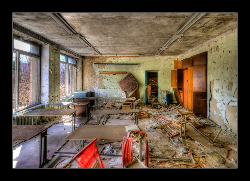What A Chernobyl Classroom Looks Like 25 Years Later